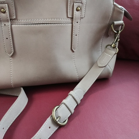 Universal Thread | Bags | Universal Thread Very Soft Faux Leather Tote ...